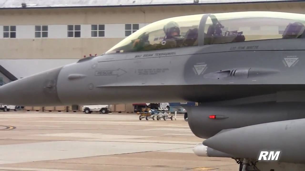F-16D Viper - Start up/ Launch - NAS Oceana 2011 - YouTube