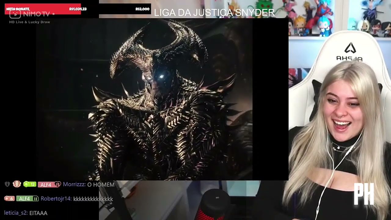 Mariana Alpha reagindo a entrada do Superman pra ajudar a liga da ...