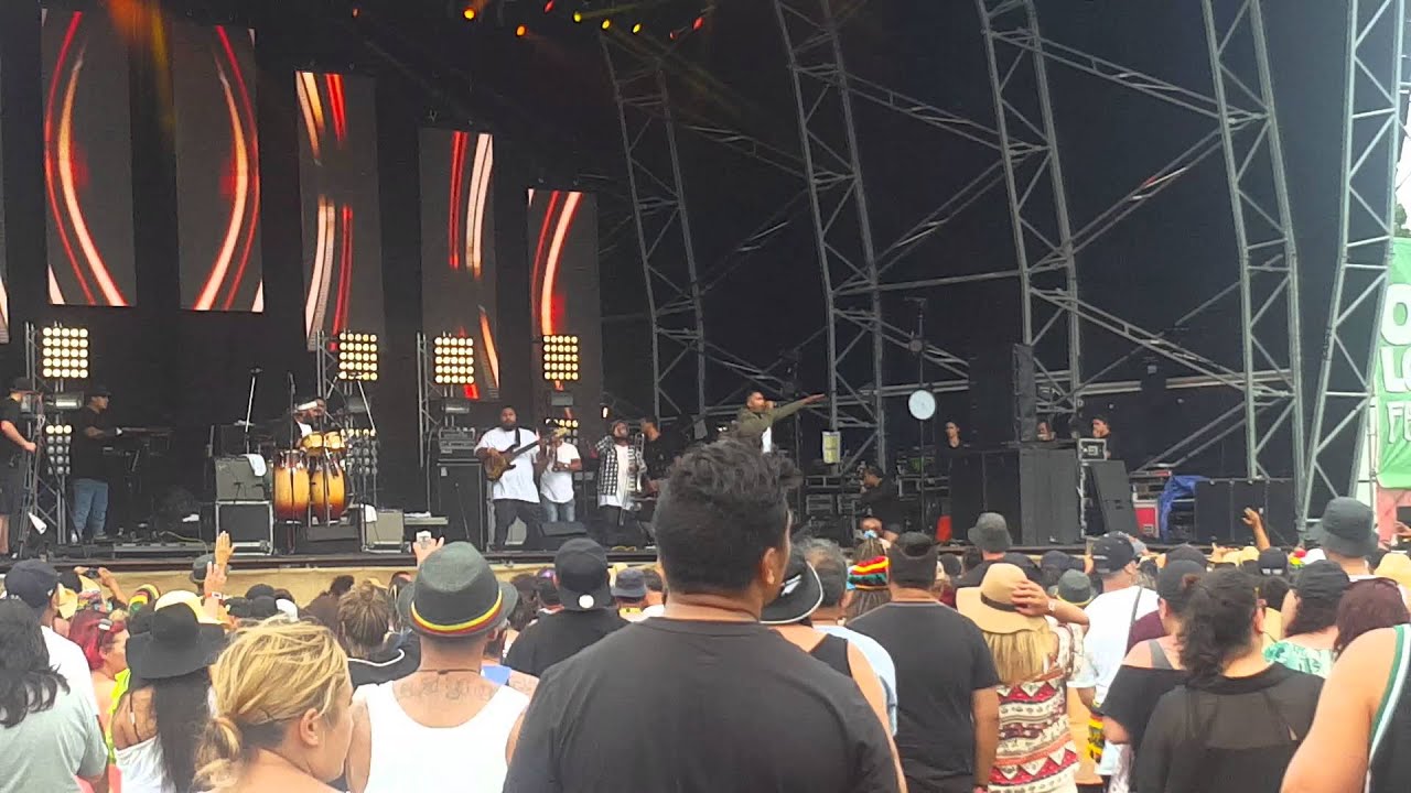 Three Houses down live intro One love festival 2016 Tauranga New ...