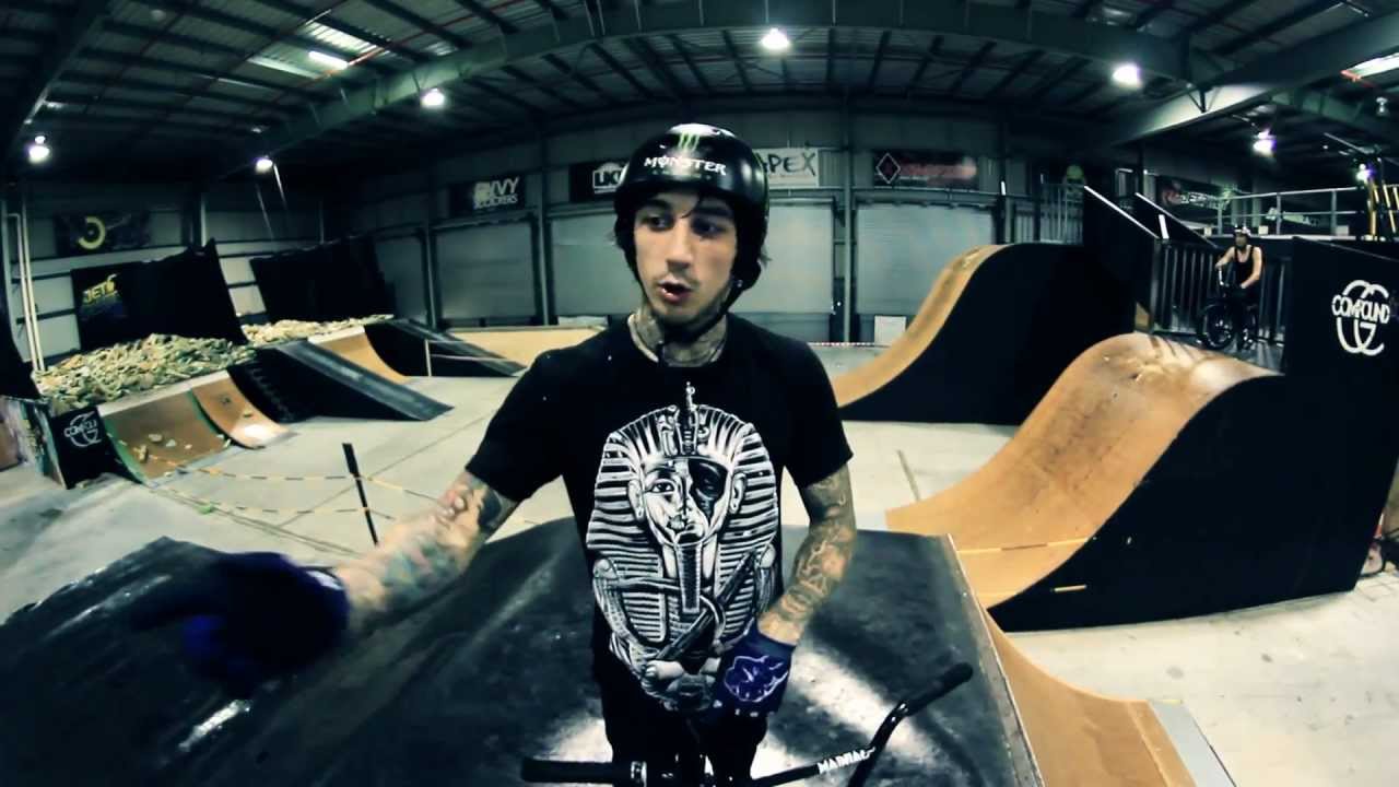 How To Flip a BMX - With Harry Main (CZ titulky) - YouTube