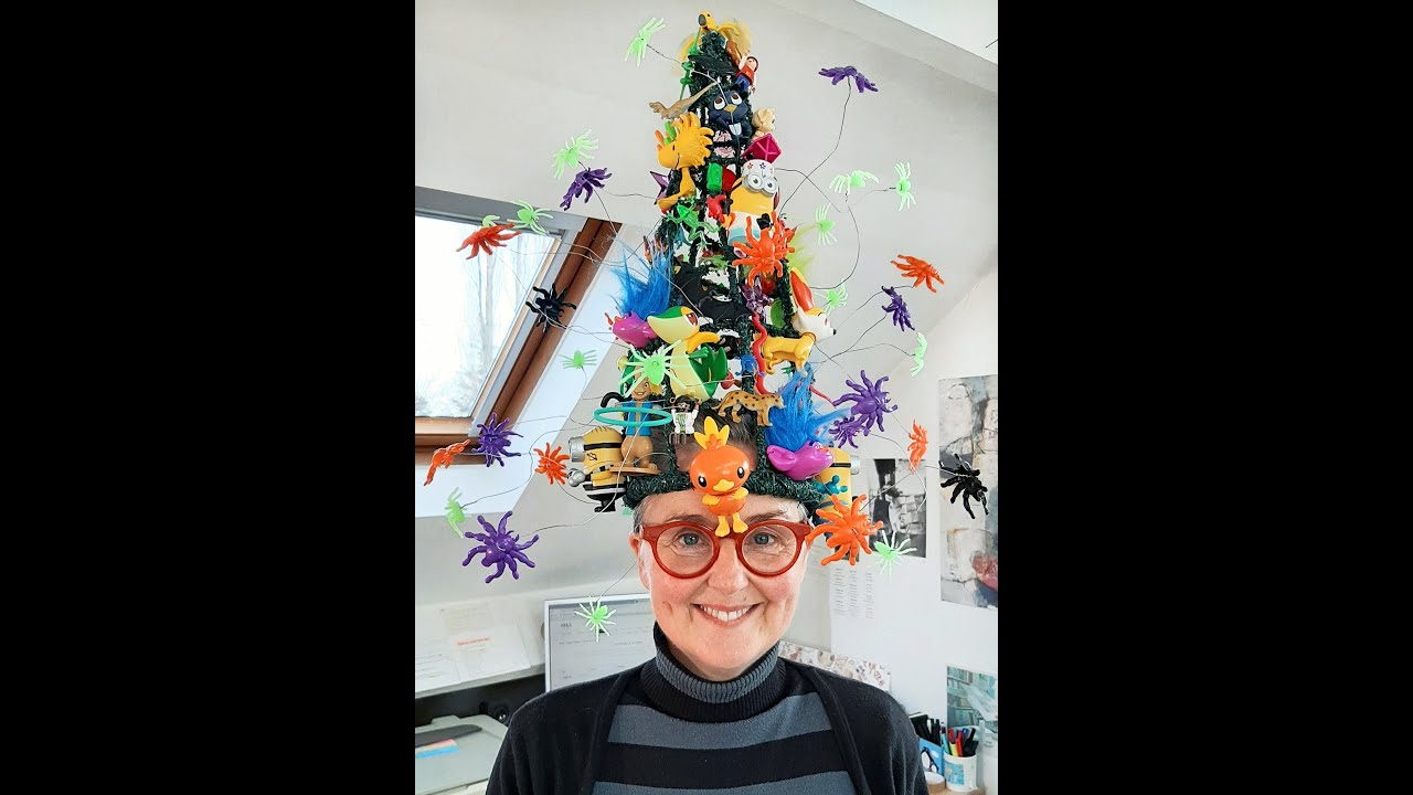 Art Hat using waste plastic toys - YouTube