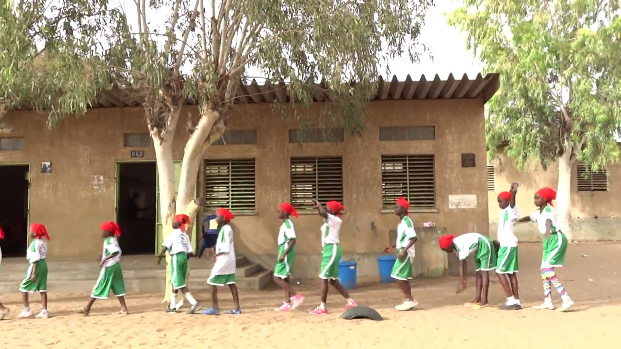 Ecole Keur Fatou Kaba - Mai 2017 - Sport CE2 - YouTube