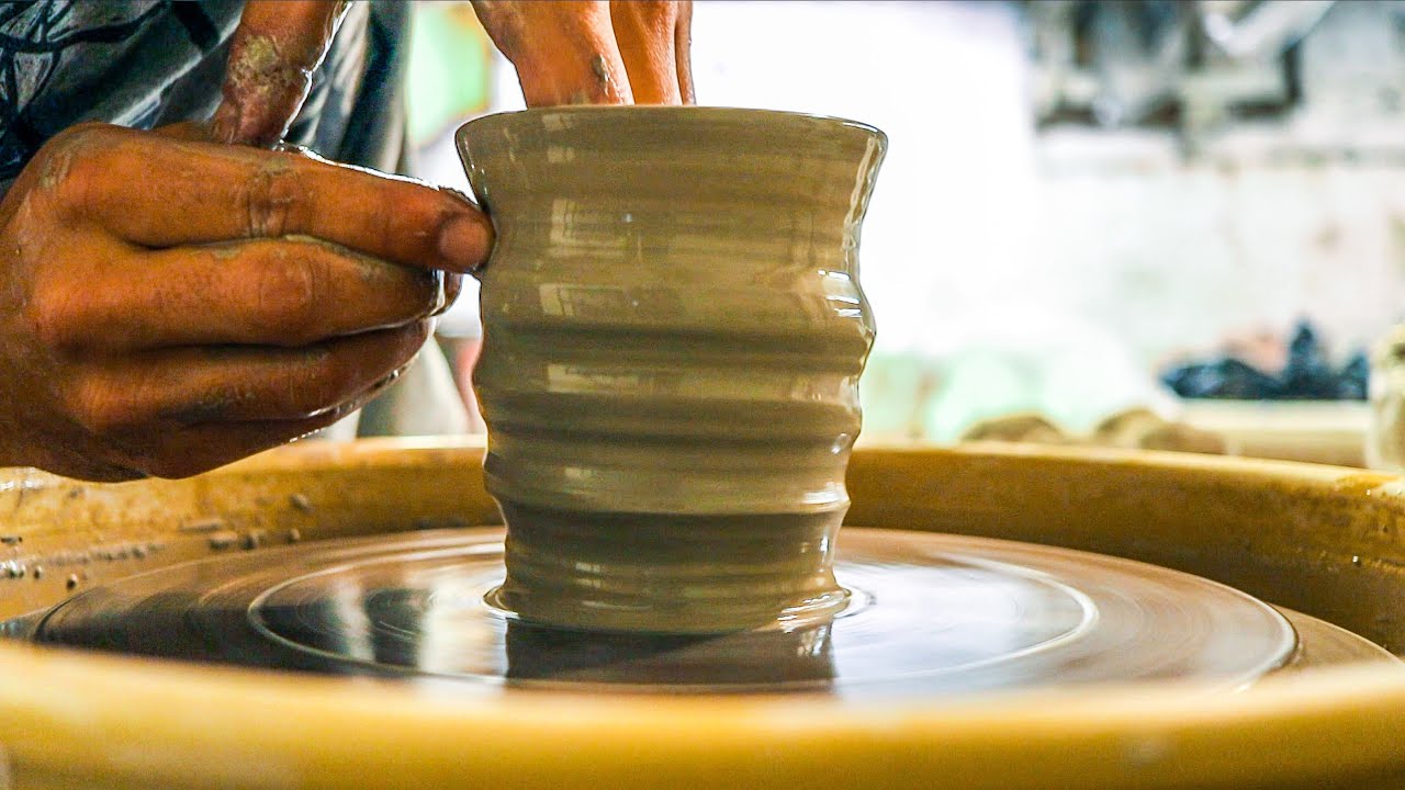 Throwing Spiral Mugs - YouTube