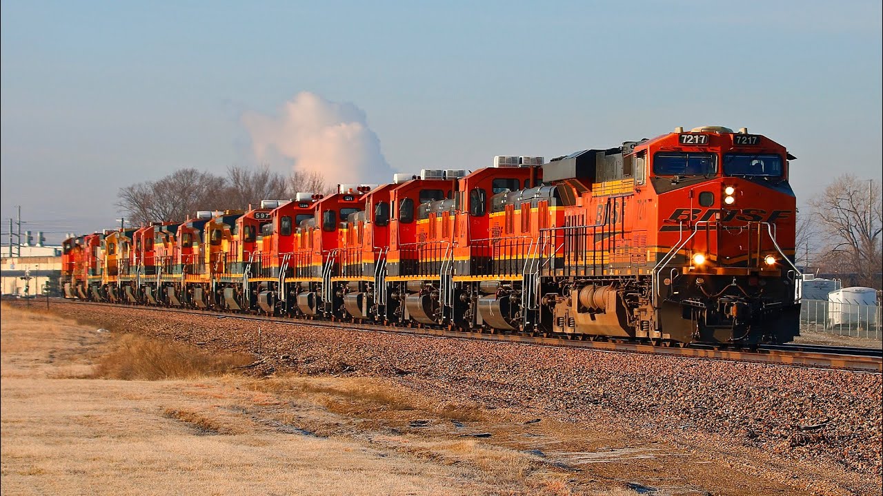 BNSF Power Move with Gensets & Dash 8s - YouTube