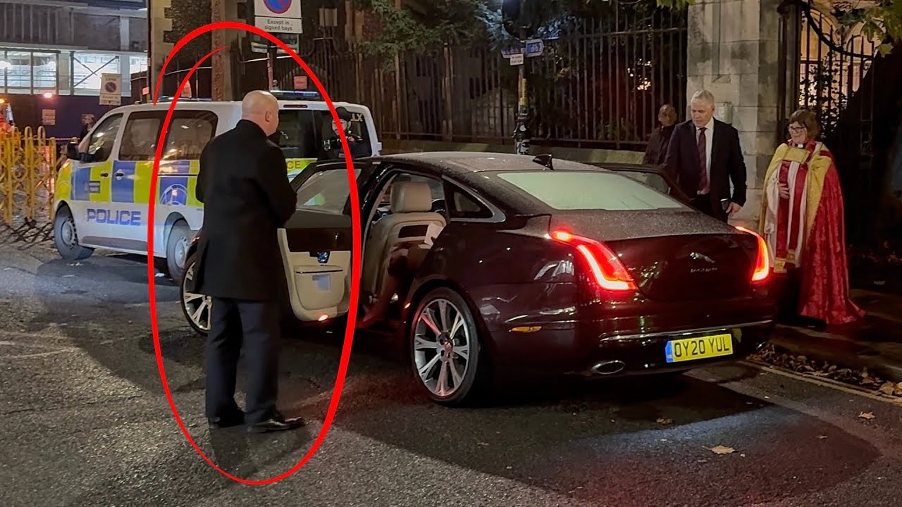 Flawless Bodyguard Move Protects Royal Exit - YouTube