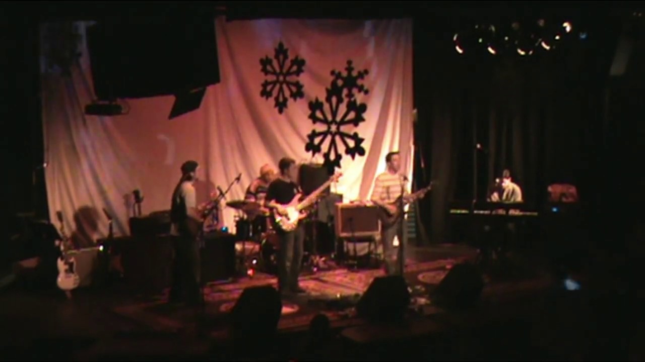 Funktional Flow w/ Gavin Petrie - Life During Wartime 12/17/2011 - YouTube