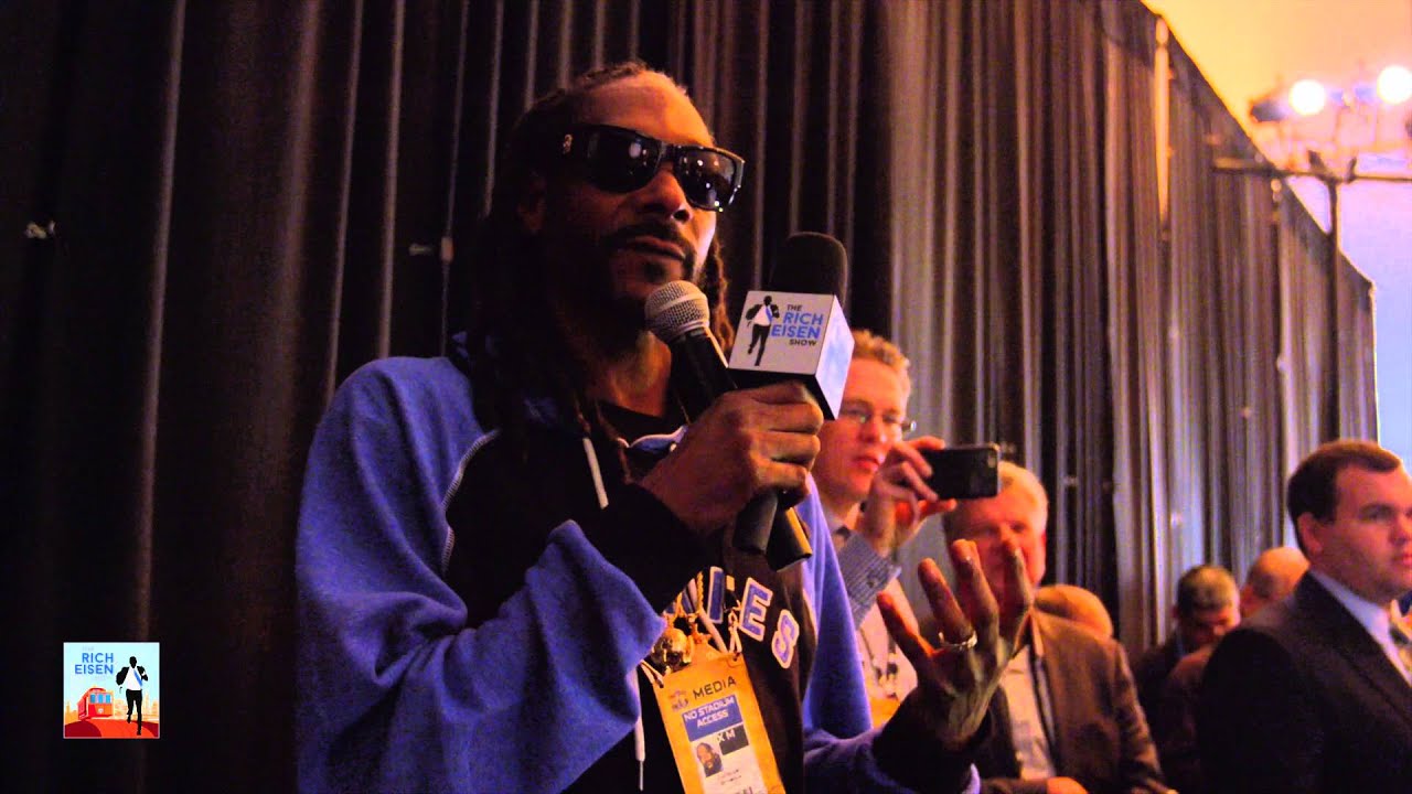 Snoop Dogg Interviews Peyton Manning at Media Day - 2/5/16 - YouTube