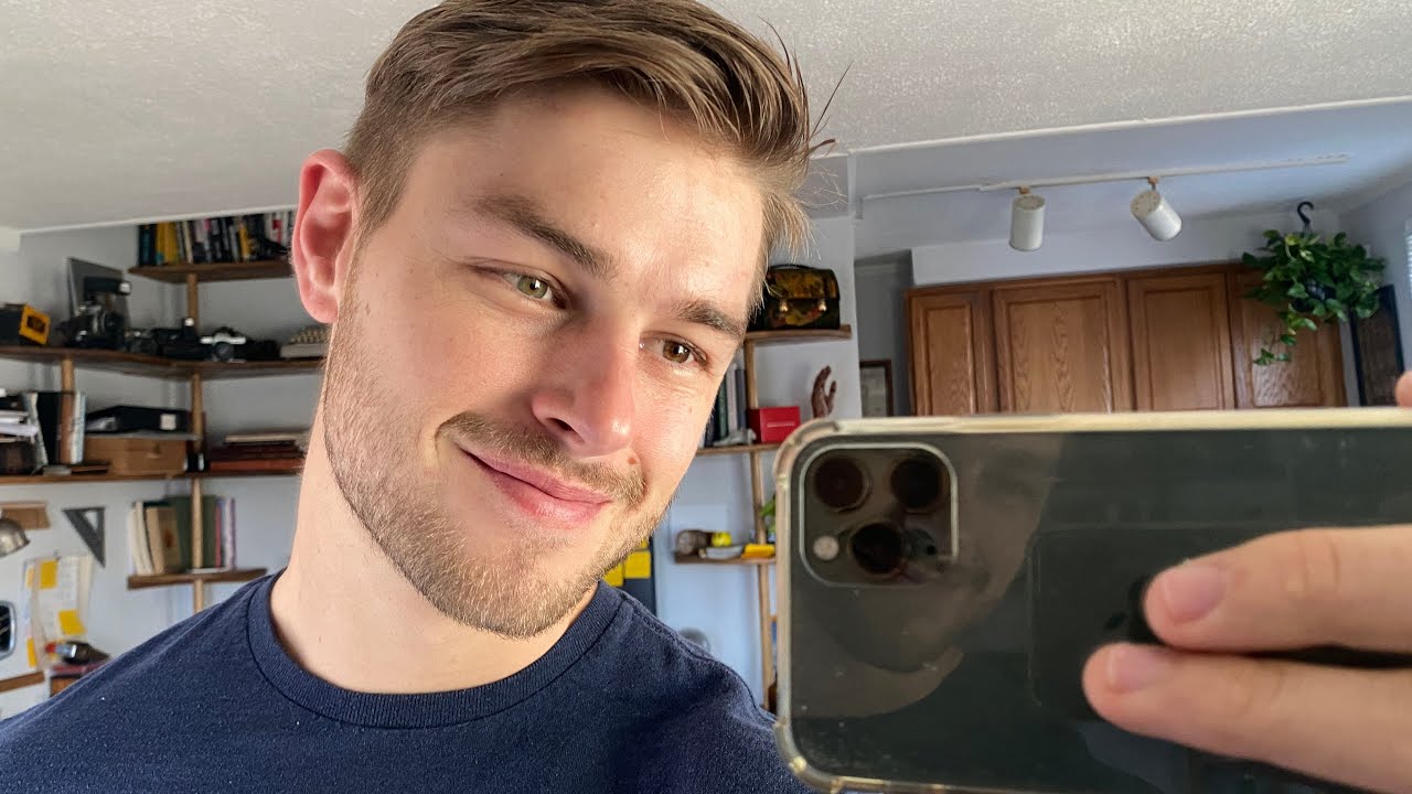 This is how to make a film on your phone - YouTube