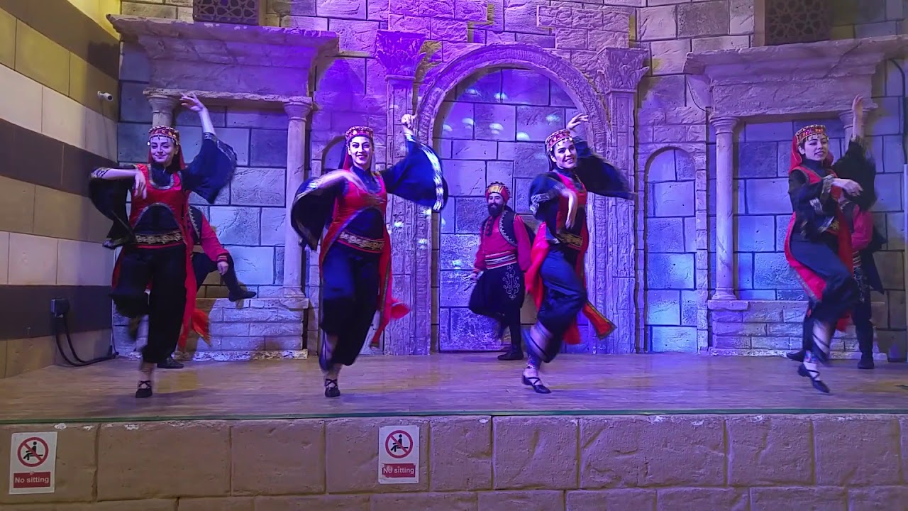 Syrian folklore dance 2 pt 1 - YouTube