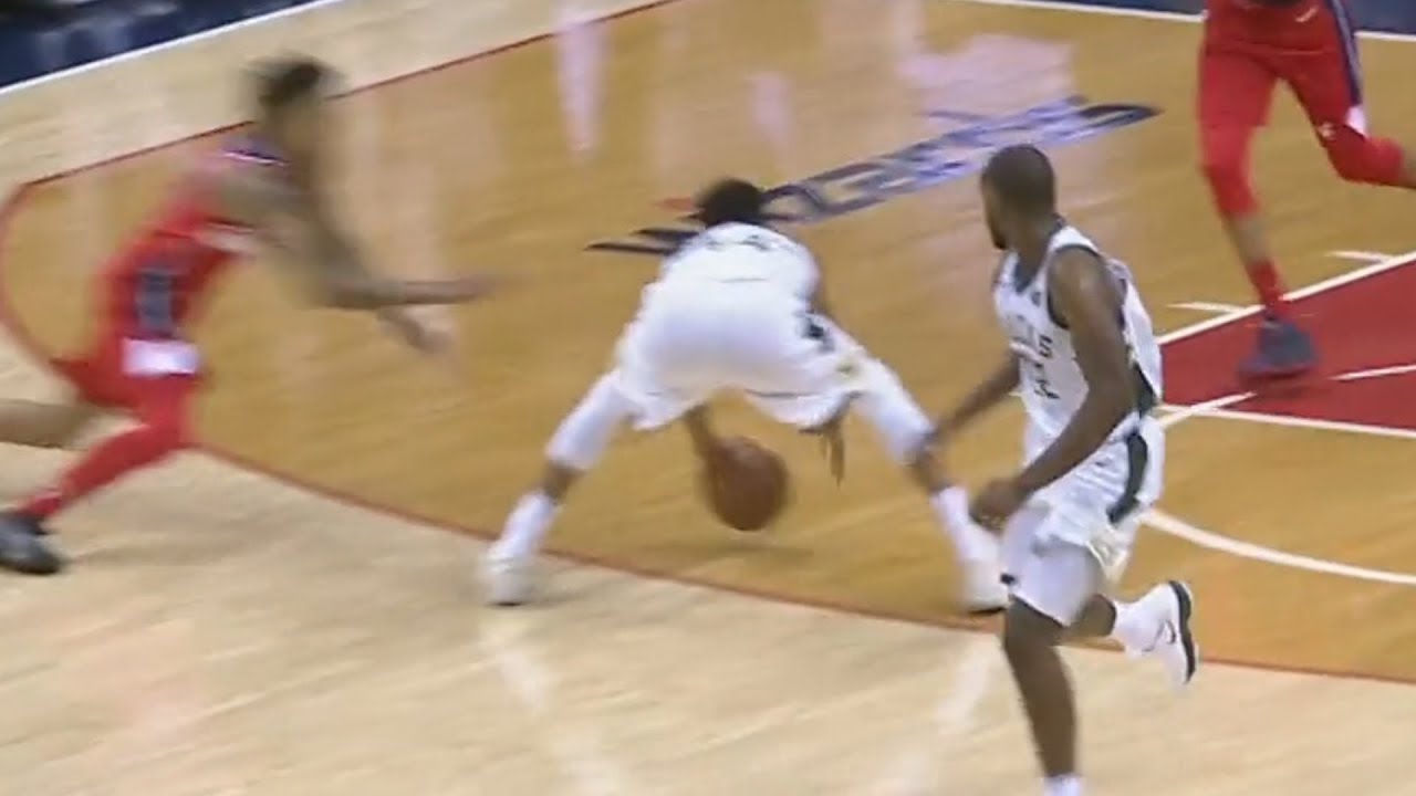 Giannis Antetokounmpo 1st 20-20 Game! Through Legs Pass! 2017-18 Season ...