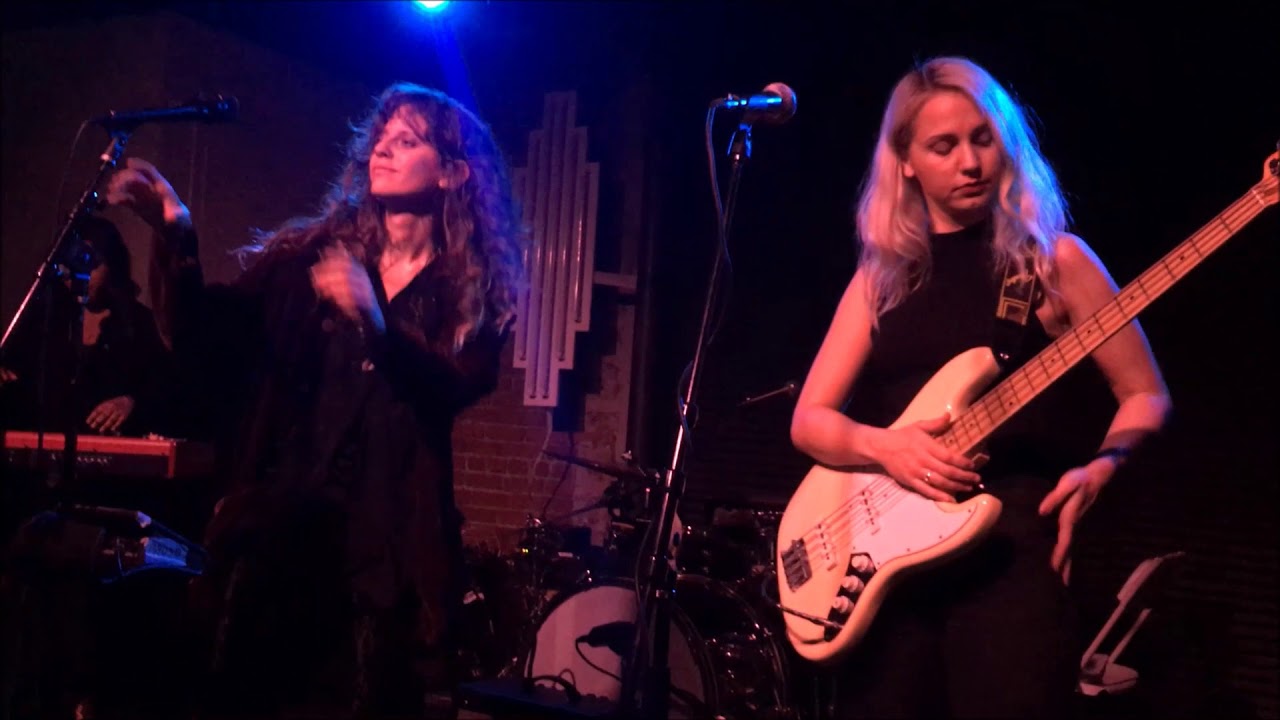 Doe Paoro - Live at Resident DTLA 1/30/2018 - YouTube