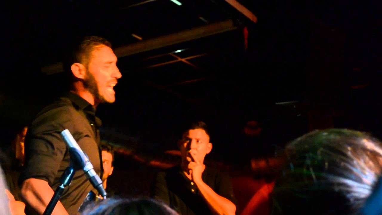 Paco el Pellejo canta el pasodoble de la comparsa "el G15" - YouTube