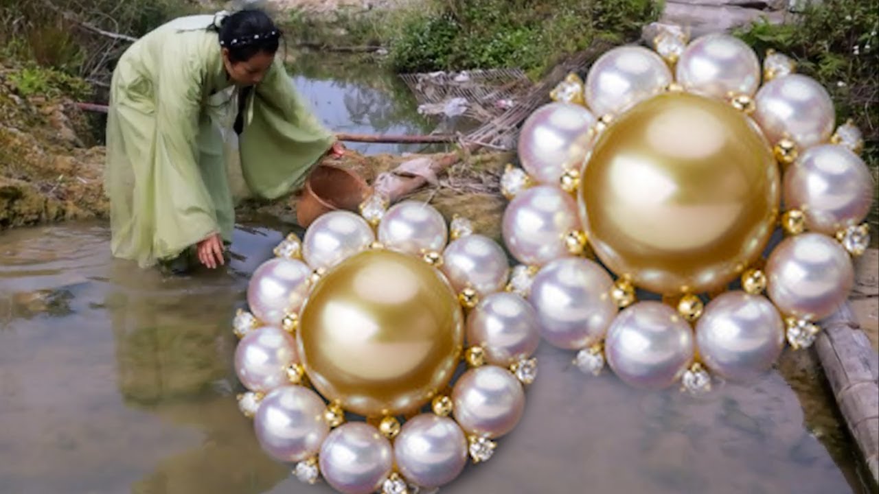 Open clams, open pearl clams, girls collect moonlight pearl clam shells ...