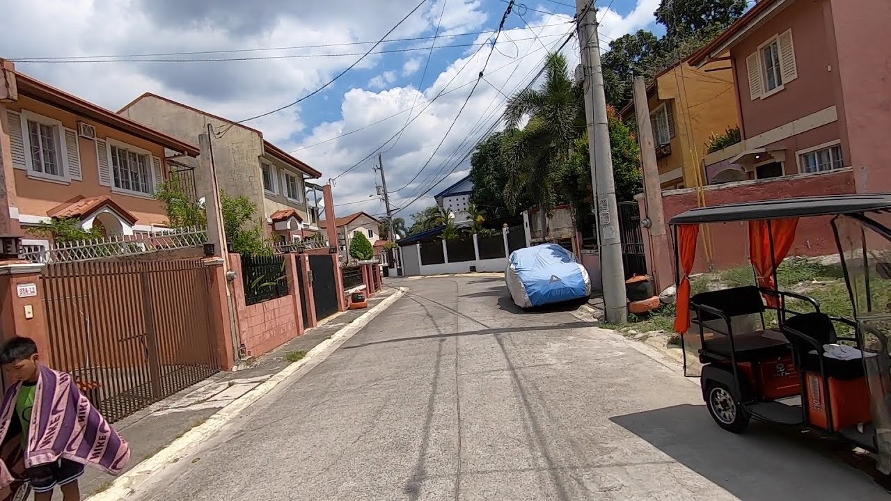 Motorbike ride from Deparo, North Caloocan to Palmera Springs Subdv ...