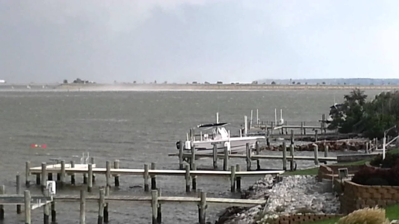 Water spout hits bay bridge - YouTube