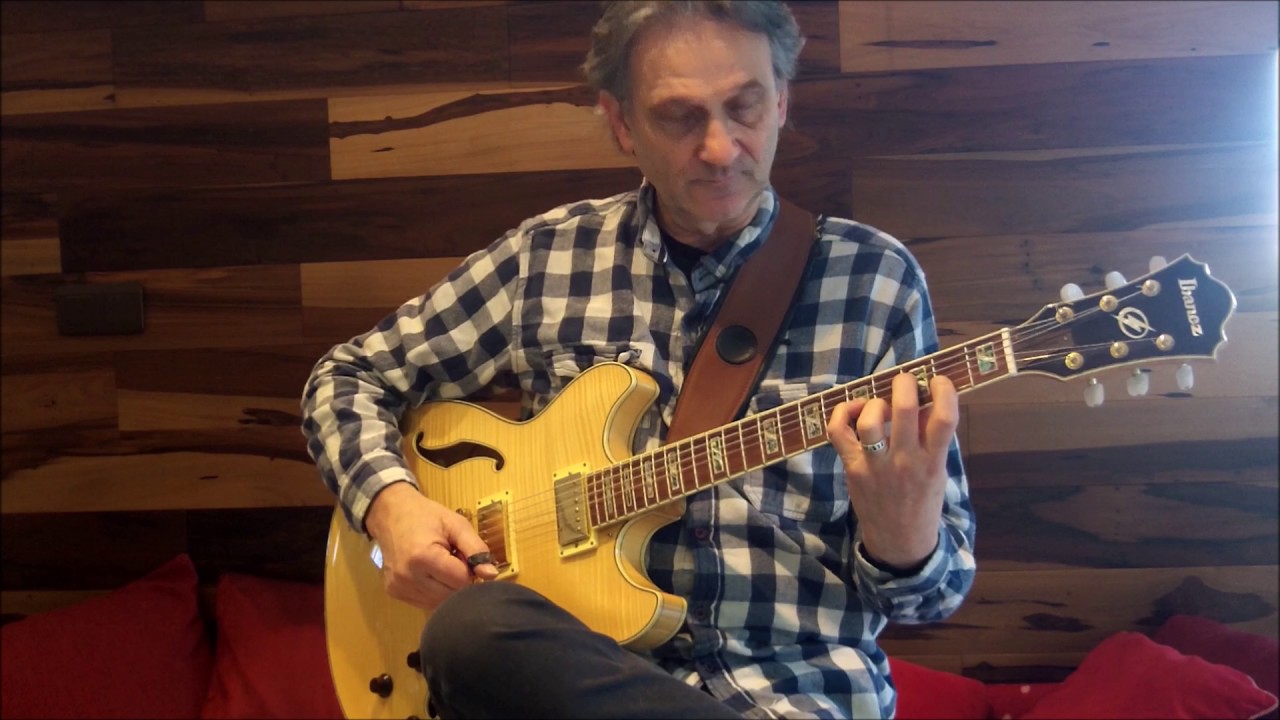 christian bon/guitare en quartes/ leçon n°2/les accords - YouTube