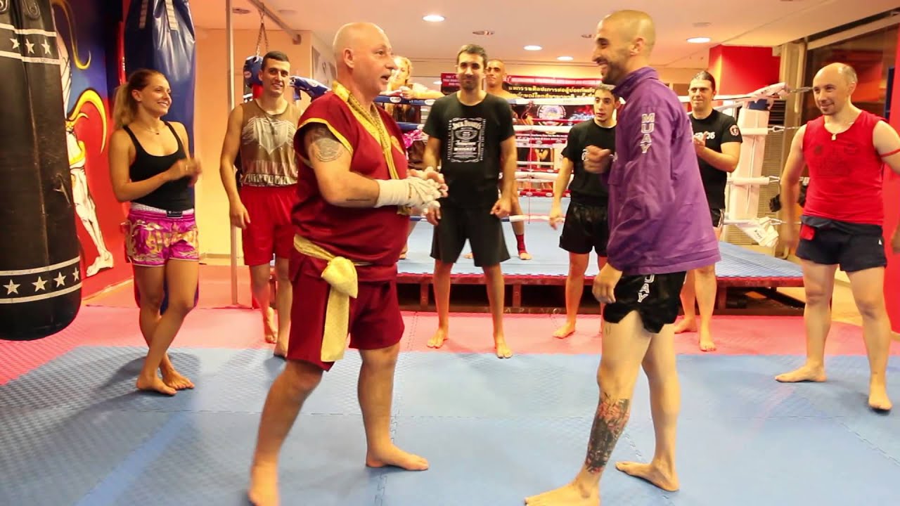 Muay Boran Grand Master Kevin Lloyd (part 12) - YouTube
