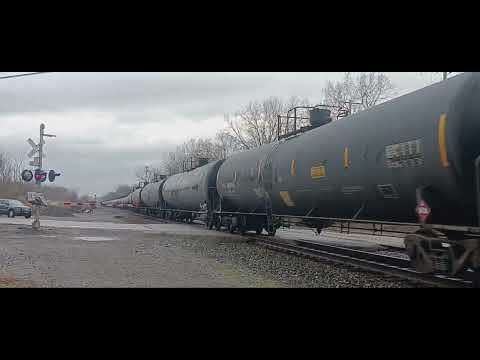 9:37 csx B741 with UP-7882/7156 eastbound going down the westshore at attridge road Milepost 382 ...