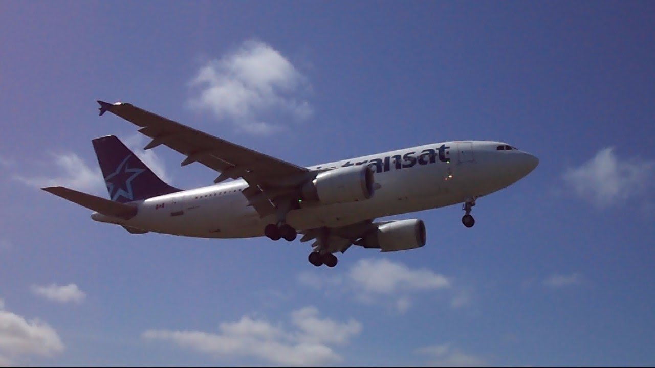 Air Transat Airbus A310-300 Crosswind landing on RWY 06 at YQB (5/31/14 ...