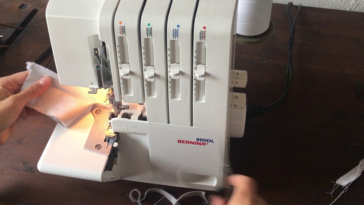 gebrauchte Overlock BERNINA 800 DL - YouTube