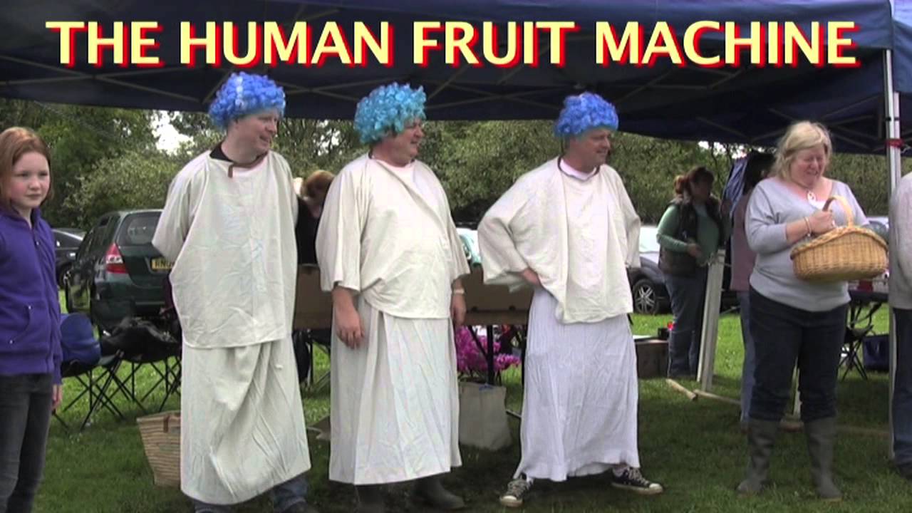 Compton Fete 2009 : The Human Fruit Machine - YouTube