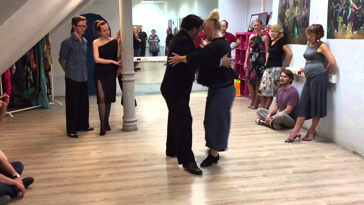 Tango Volcada. Ezequiel Gomez y Elvira Malishevskaya. - YouTube