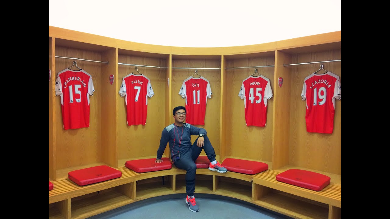 EMIRATES STADIUM - Arsenal Tour in London - YouTube