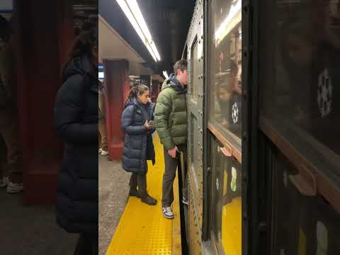 MTA HOLIDAY TRAIN AT 34TH STREET HERALD SQUARE - YouTube