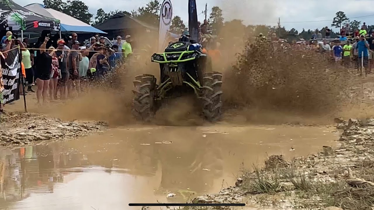 BOUNTY HOLE!! BATTLE OF THE BUILDS!! RED CREEK OFF ROAD! MUD LIFE ...
