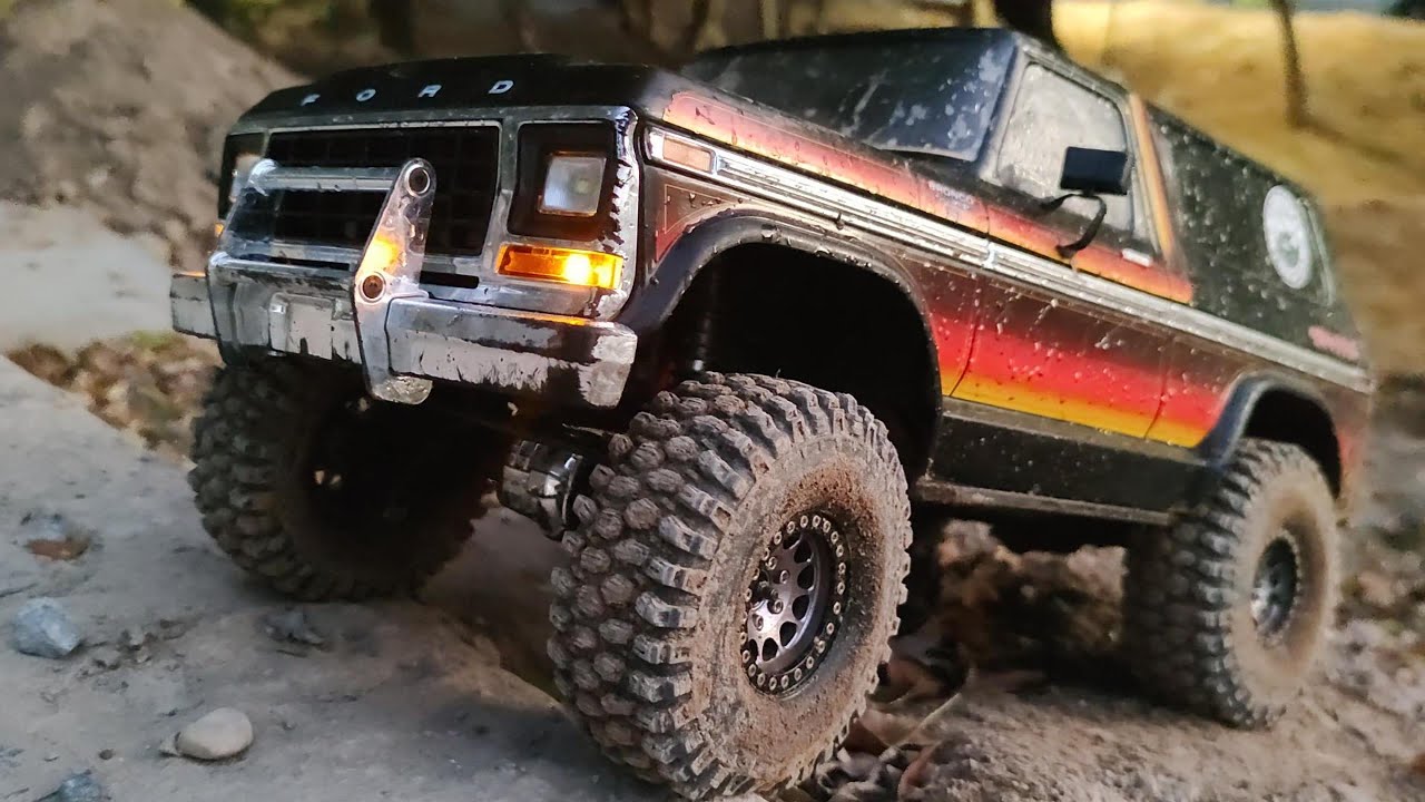TRX4 Bronco park trail - YouTube