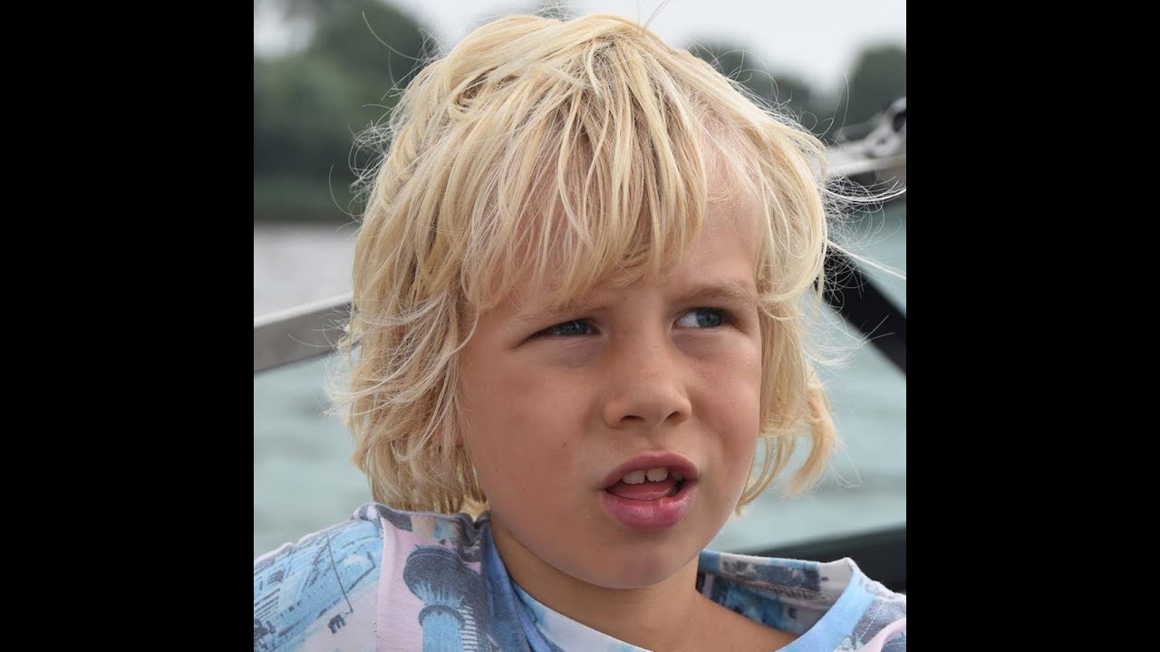 Bas is jarig - YouTube