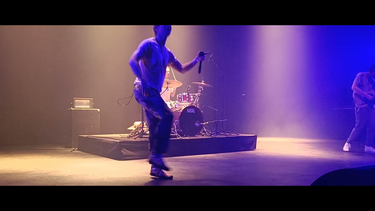 Fox Stevenson - Take You Down LIVE (Nijmegen) - YouTube