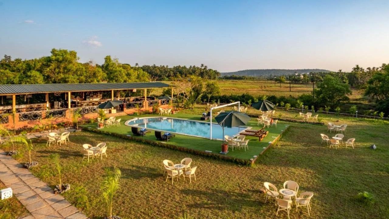 Resorte Ferro, Arpora, India - YouTube