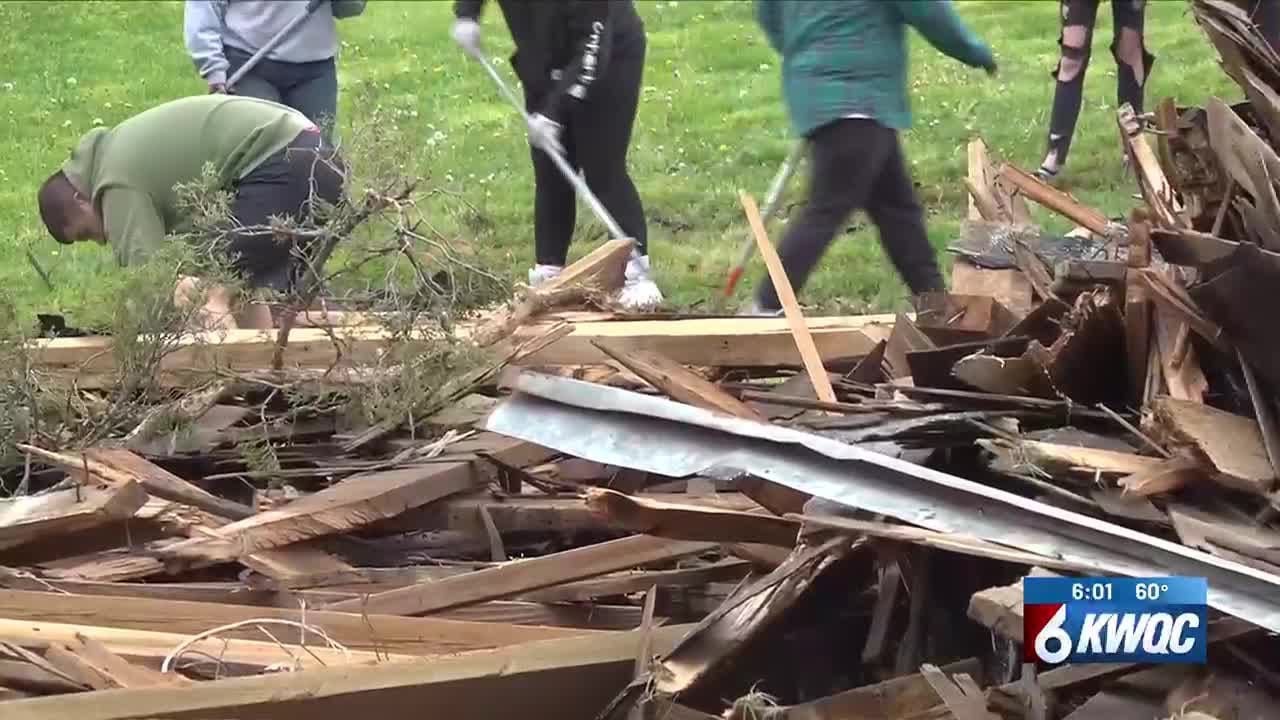 New London community unites in aftermath of devastating tornado - YouTube