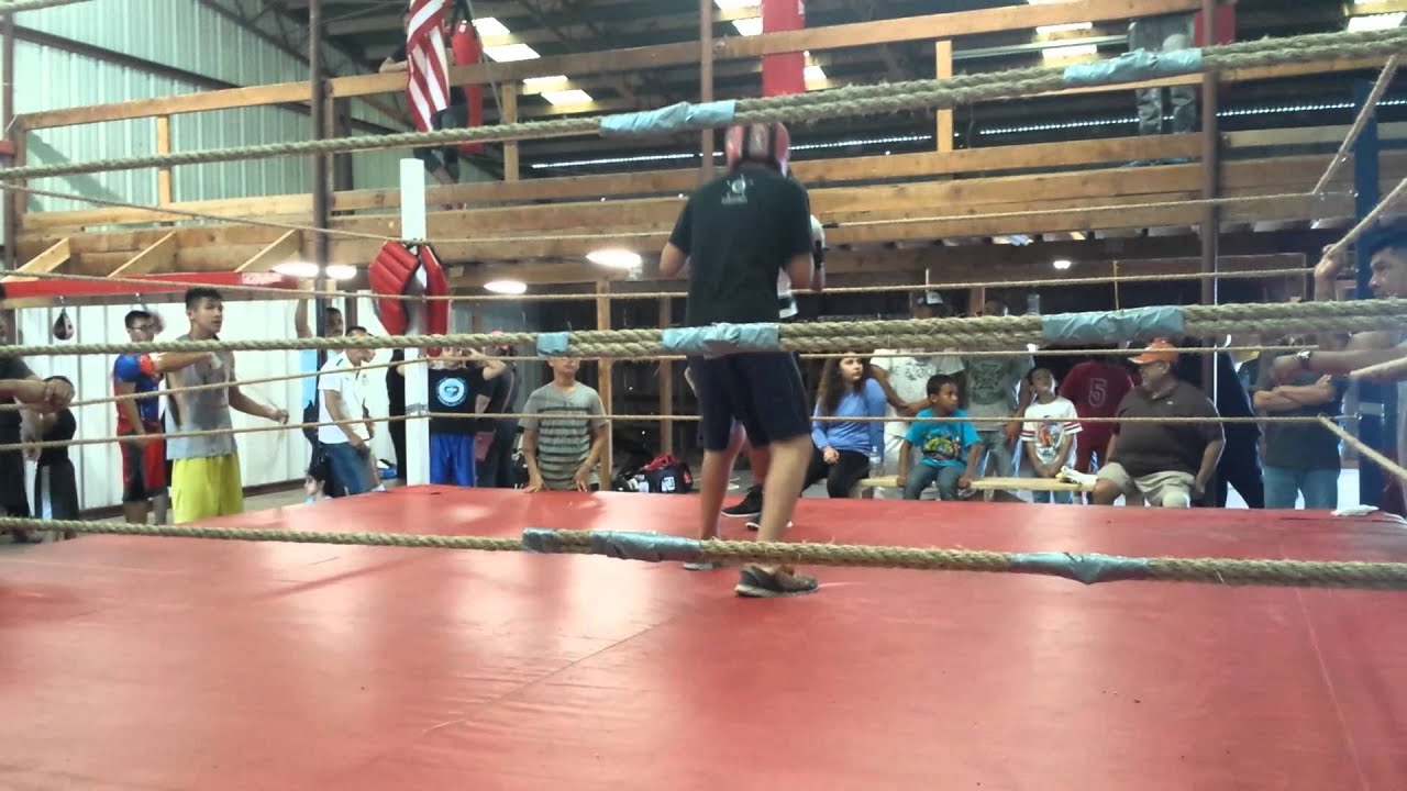 Jose Deras vs a 16 yr old - YouTube