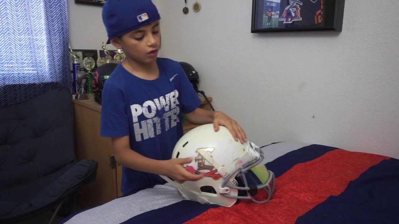 How to Clean Paint Marks/Scuffs OFF a Football Helmet (Eraser trick ...