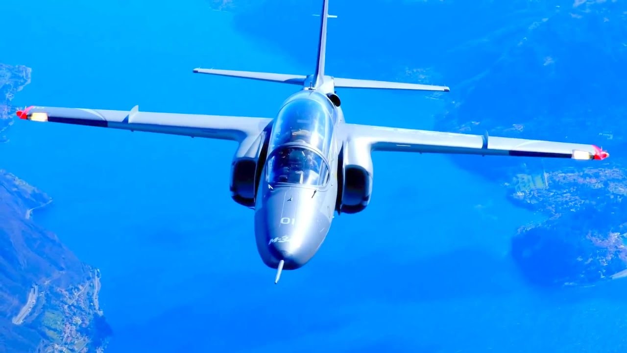 Leonardo - M-345 Advanced Trainer/Light Strike Aircraft [1080p] - YouTube