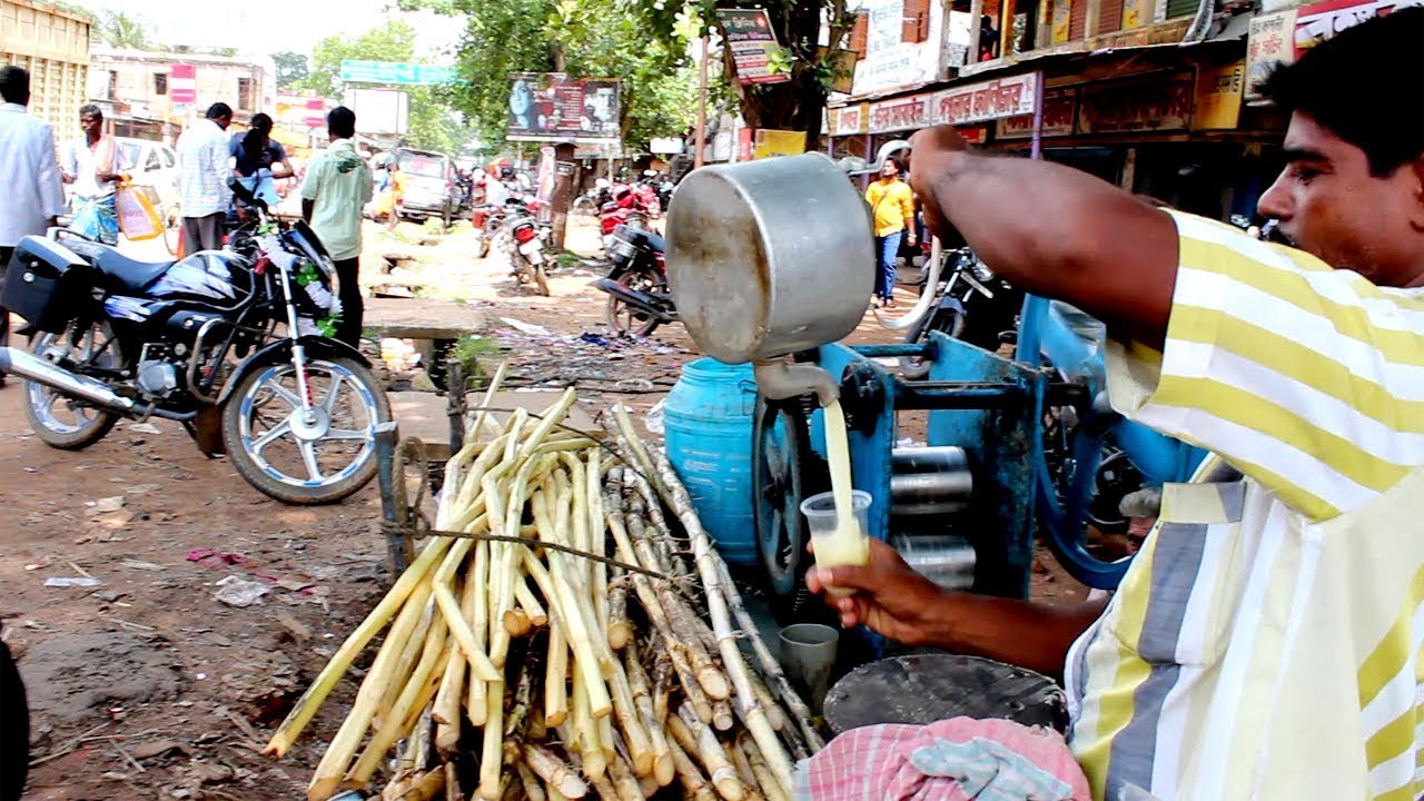 Kolkata Street Juice Akher Ras pure and natural (Sugarcane Juice) - YouTube