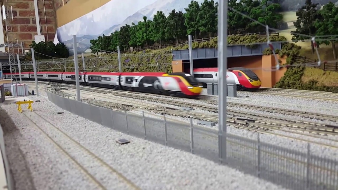 Hornby Class 390 Pendolino 9 Car Test Run - YouTube