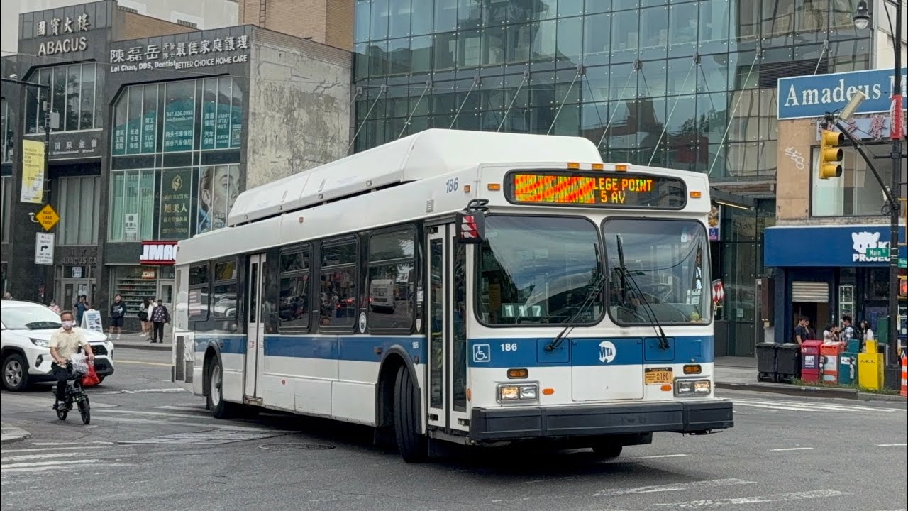 Flushing bus action 2. - YouTube