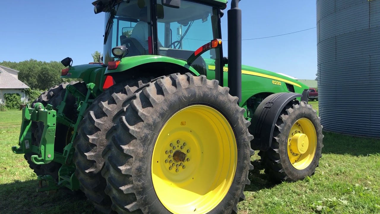 John Deere 8230 - YouTube