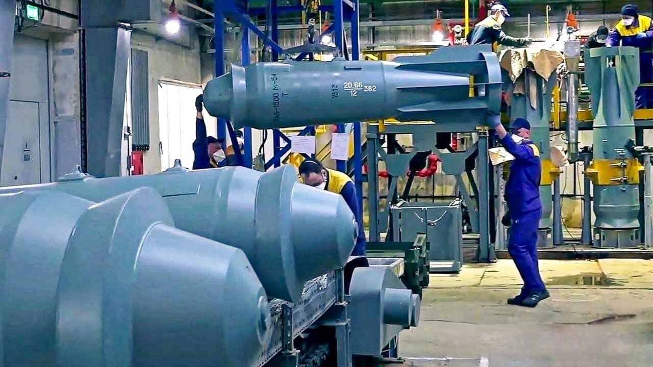 A RÚSSIA REVELA NOVA E ENORME BOMBA PLANADORA - YouTube