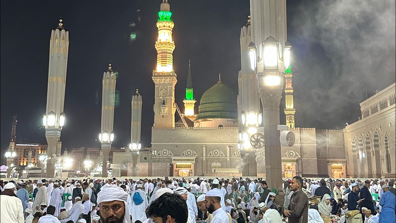 Isha Adhan in holy Masjid Al Nabawi must watch #islam #masjid #masjid # ...