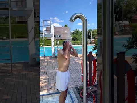 Mit 22 Jahren zum ersten Schwimmen 😱👀#shorts