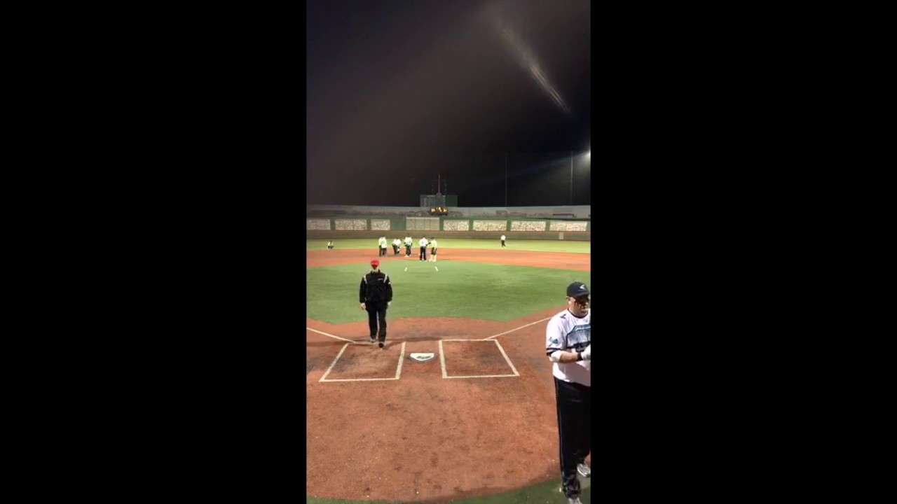 Pitcher hit by ball - YouTube