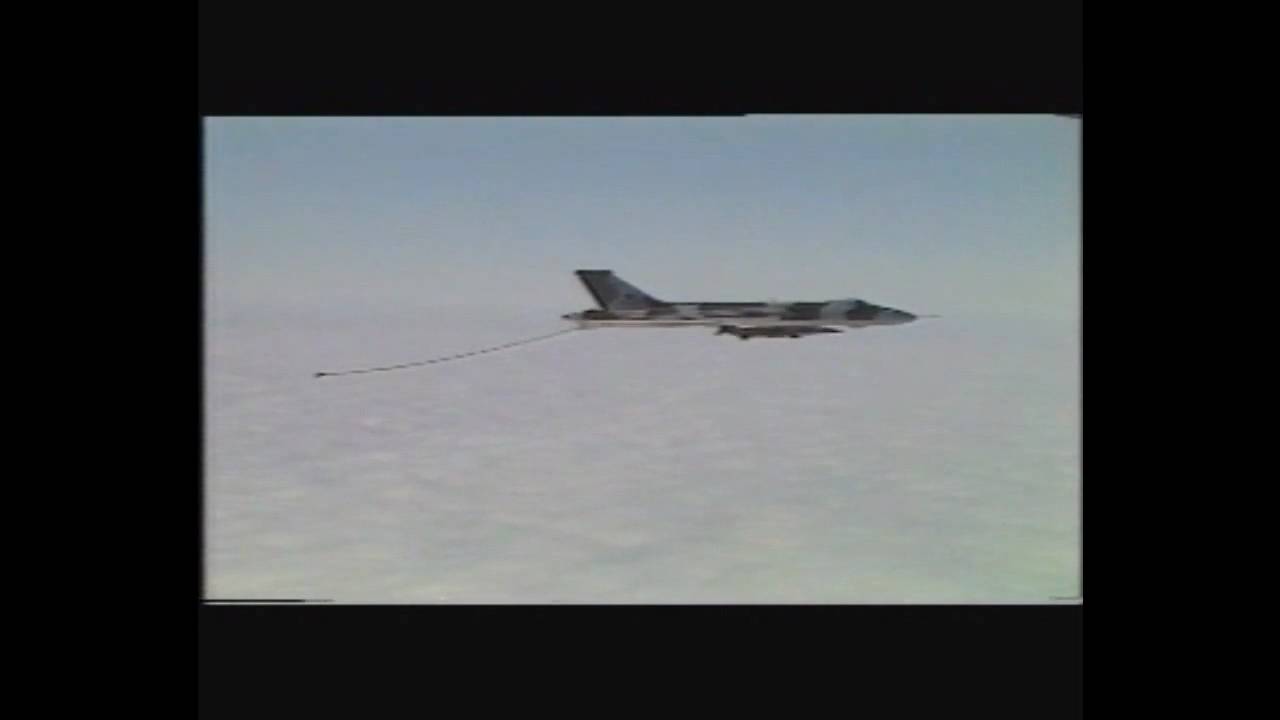 Last Refuelling sortie By the Avro Vulcan K2 tankers - YouTube