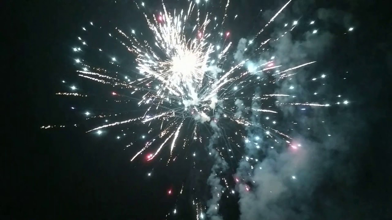 Wild wolf firework show by Blue Fuse Fireworks - YouTube