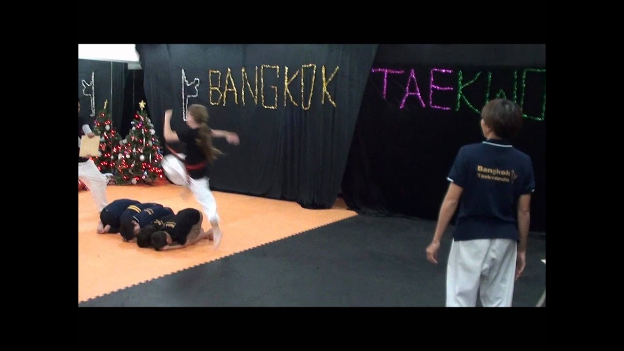 danielle ninja jump_A.wmv - YouTube