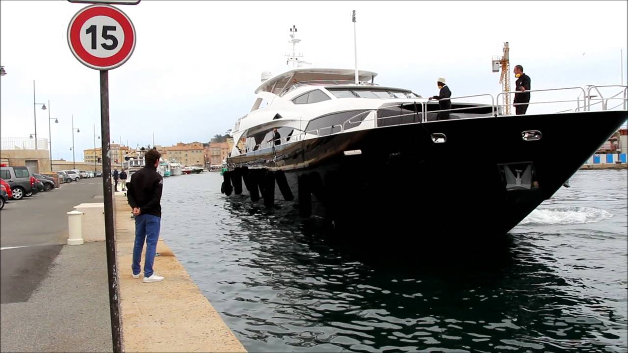 Sunseeker yacht docking port St Tropez - YouTube
