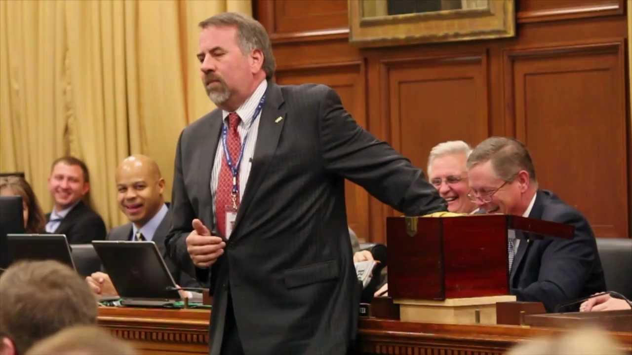 Rep.-elect Doug LaMalfa moonwalks to his new office - YouTube